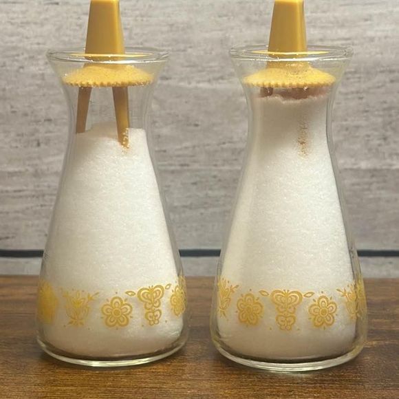 Pyrex | Dining | Vintage Pyrex Glass Salt Pepper Shakersgold Butterfly ...